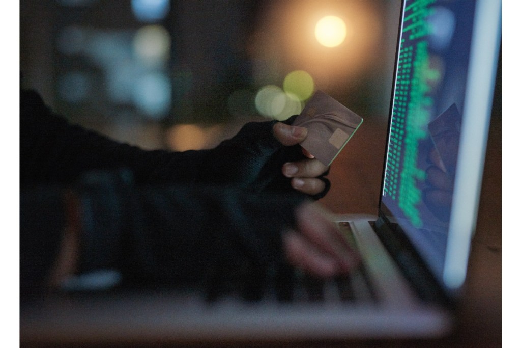 Fraudster Scams Event Planner Out of $20K