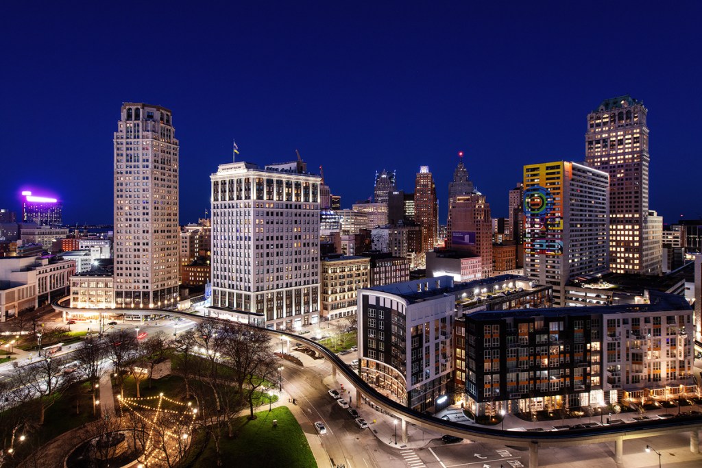 Detroit to Add Second Convention Hotel to Compete for Bigger Events